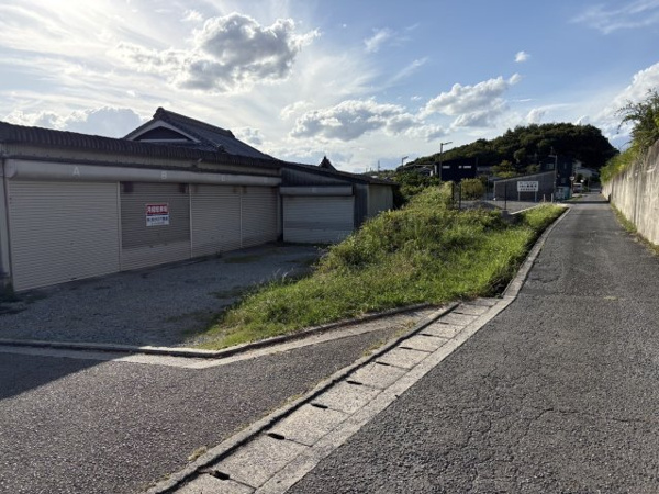 石田ガレージ B - 白浜の宮駅 - 駐車場【いえらぶ物件検索】